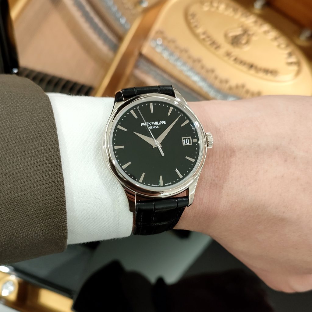 究極のシンプルを追求する、カラトラバ5227G-010。 | 時計専門店GMTのブログ